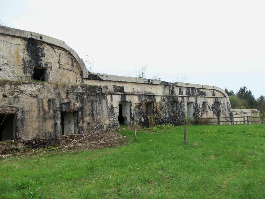 Alta Via dei Forti a Borgo di Lemprato e Castel Antico da undefined al ...