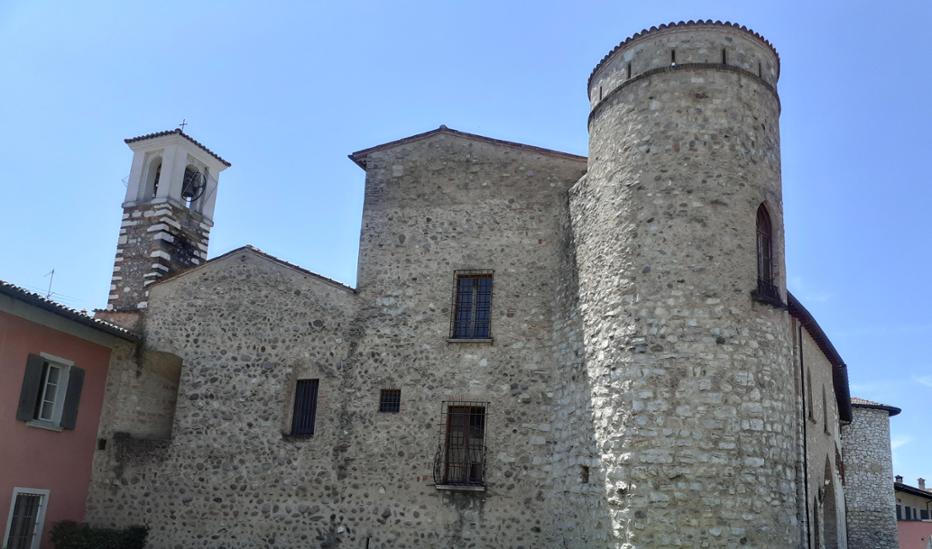 Castello Oldofredi Castello / Torre