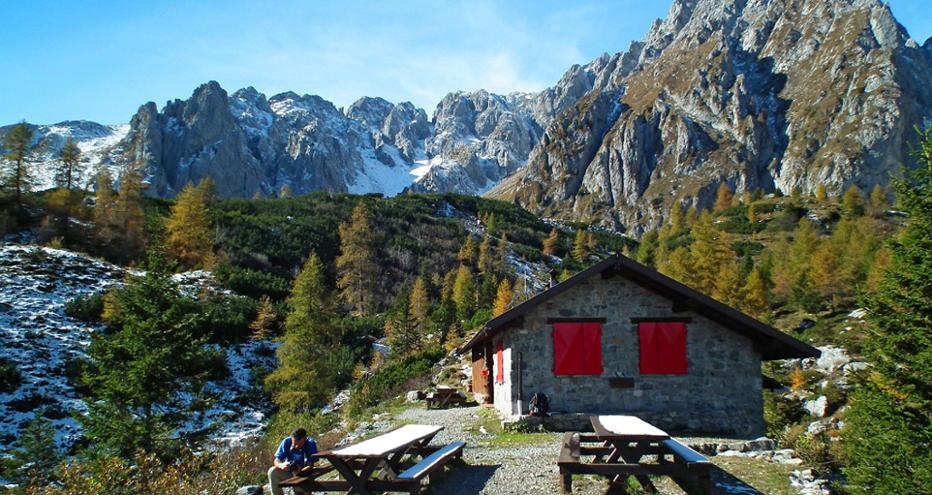 Sentieri 106 e 182: Borno - Lago di Lova - Rifugio San Fermo - Rifugio ...